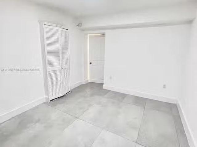 Single Family Residence Hialeah, FL 418 Se 1st St #01