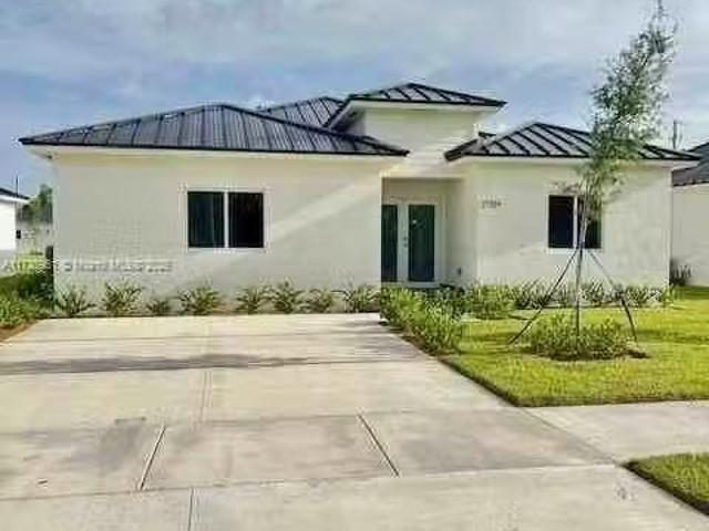 Single Family Residence Homestead, FL 17334 Sw 303rd St #0