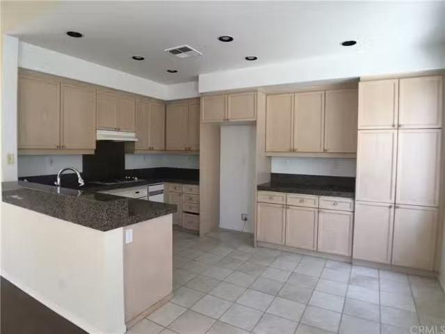 Single Family Residence Irvine, CA 34 Santa Catalina Aisle