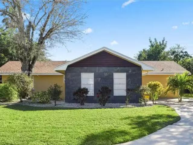 Single Family Residence Loxahatchee, FL 13976 23rd Ct N