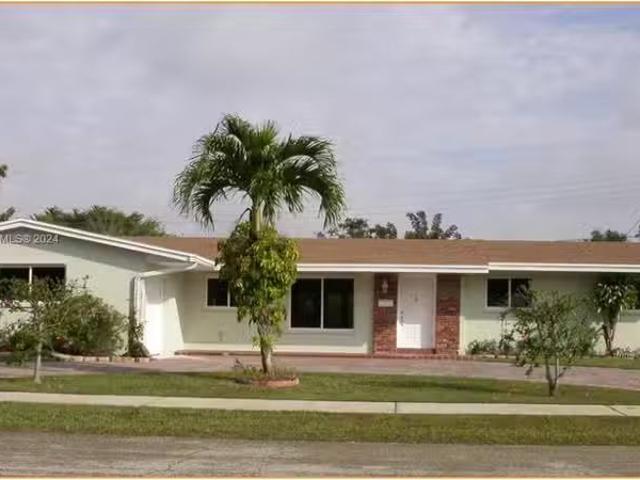 Single Family Residence Miami, FL 8791 Sw 87th St