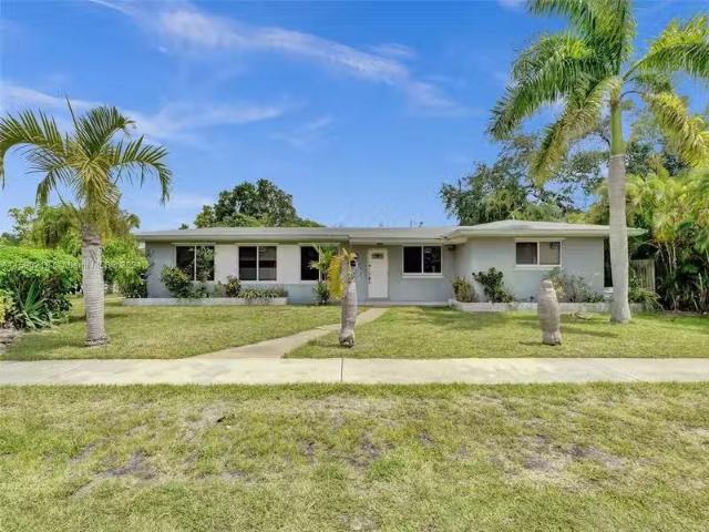 Single Family Residence Miami, FL 1401 Ne 200th Ter