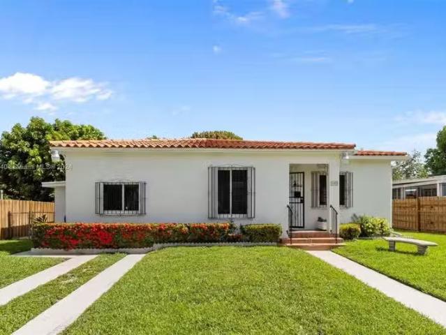 Single Family Residence Miami, FL 3895 Nw 2nd Ter