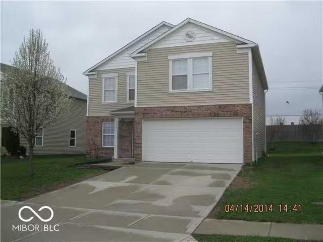 Single Family Residence, Multi level Franklin, IN 2274 Brid.