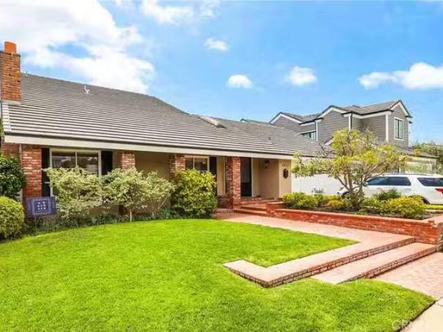Single Family Residence Newport Beach, CA 1827 Port Charles.