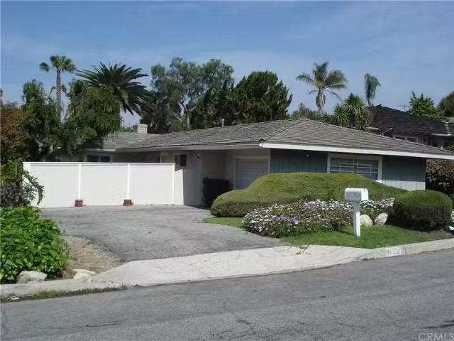 Single Family Residence Palos Verdes Estates, CA 1725 Addis.