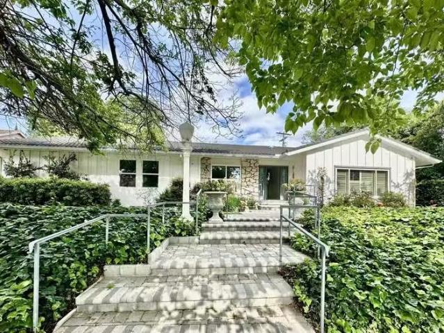 Single Family Residence Porter Ranch, CA 11042 Baird Ave
