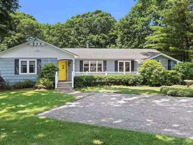 Single Family Residence, Ranch Westhampton Beach, NY 59 Oak.