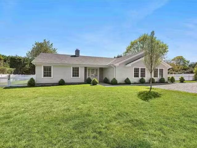 Single Family Residence, Ranch Westhampton Beach, NY 275 Mi.