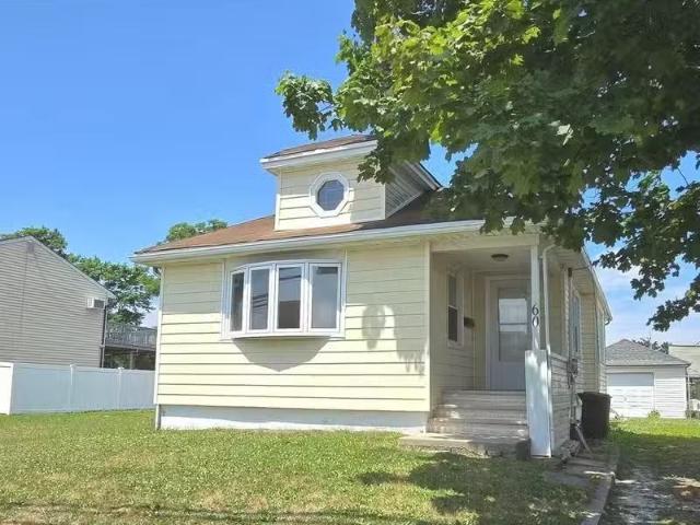 Single Family Residence, Ranch Copiague, NY 60 North Dr