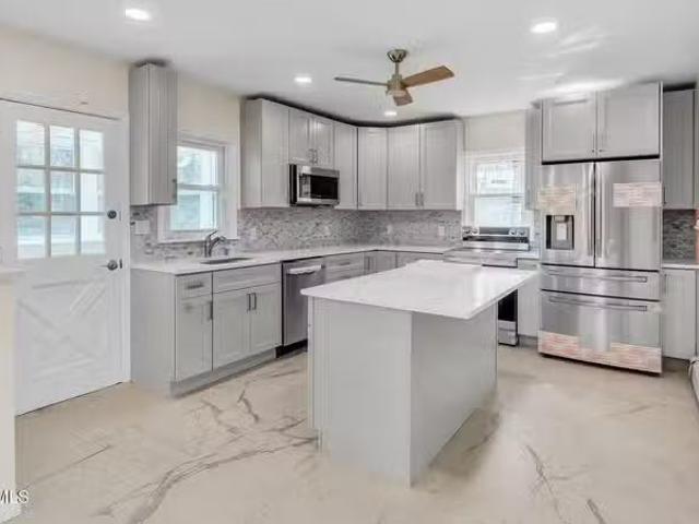 Single Family Residence, Ranch Englishtown, NJ 6 Laurel Ln