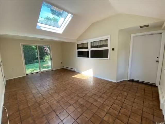 Single Family Residence, Ranch Glen Cove, NY 57 Buckeye Rd