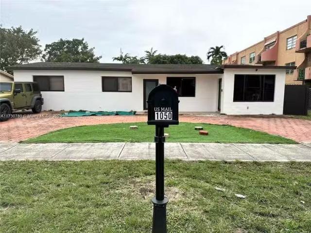 Single Family Residence, Ranch Hialeah, FL 1050 W 37th St #0