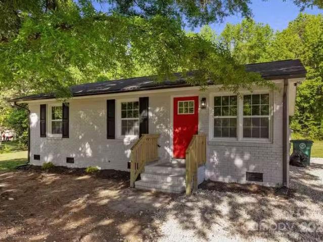 Single Family Residence, Ranch Matthews, NC 432 Spring Hill.