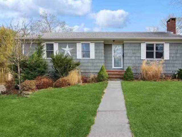 Single Family Residence, Ranch Sag Harbor, NY 46 Bayview Ave