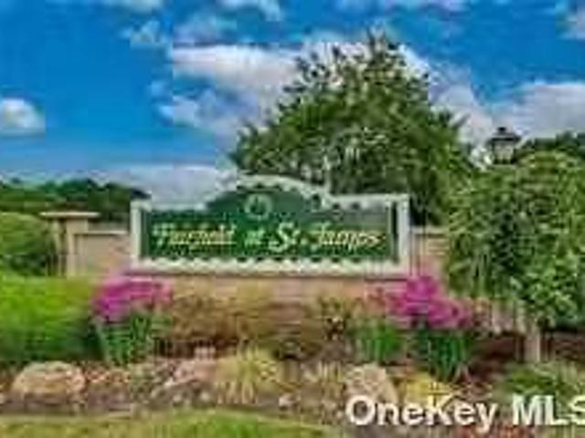 Single Family Residence, Ranch Saint James, NY 613 Elton Ct S
