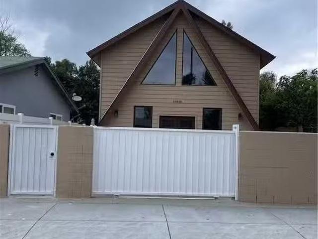 Single Family Residence Reseda, CA 18815 Hart St