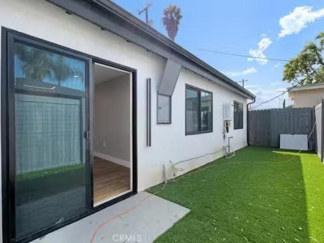 Single Family Residence Reseda, CA 18238 Hartland St