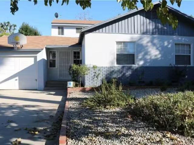Single Family Residence Reseda, CA 6442 Zelzah Ave