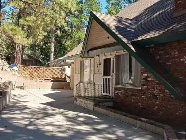 Single Family Residence Rimforest, CA 26416 Apache Trl