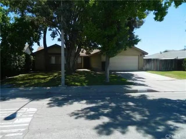 Single Family Residence San Bernardino, CA 4905 N Varsity Ave