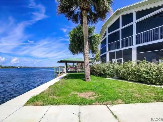 Single Family Residence, Stilt Crystal River, FL 2000 Nw 13.