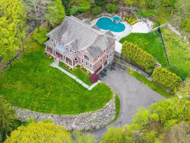 Single Family Saleal, Colonial Stamford, CT 1616 Long Ridge.