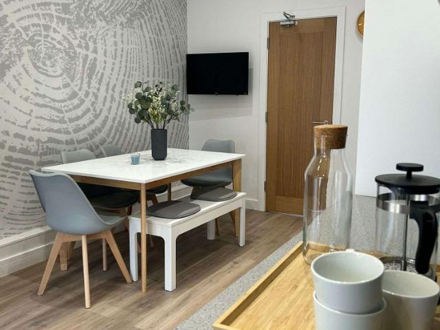 Single Occupancy | Viewings Available Daily Room 6