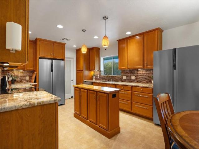 Single Occupant Room for Rent in a 3 Full Bathroo