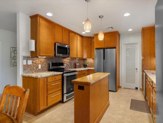 Single Occupant Room for Rent in a 3 Full Bathroo