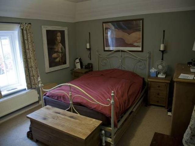 Single or Double bedroom to let Student Cottage Canterbury Pads for Students