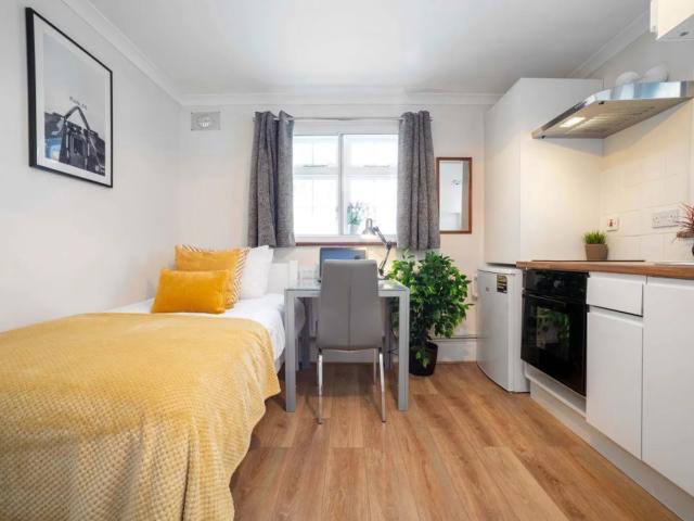 Single Studio Flat, Inverness Terrace, W2