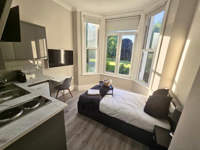 Single Studio with Garden View incl. bills