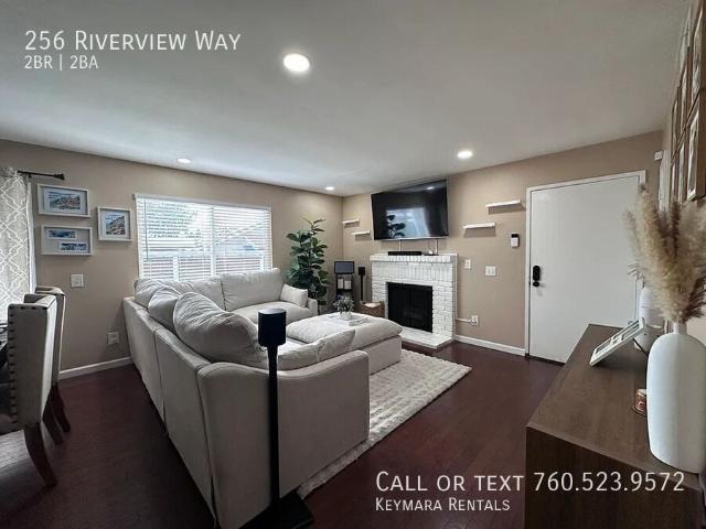 Single story Condo 2 Bedroom 2 bathroom in the sought after neighborhood of Oceanside!
