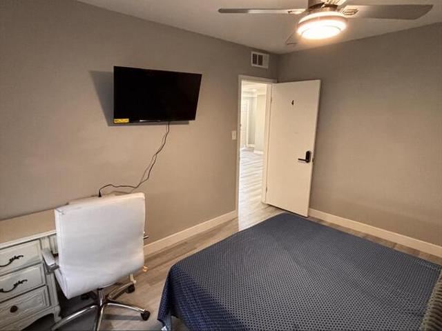 Single Story Pool Home • Free Laundry • Fast WiFi • Minutes from the Strip