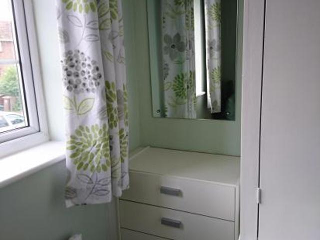 Single Room to let in Binfield Village