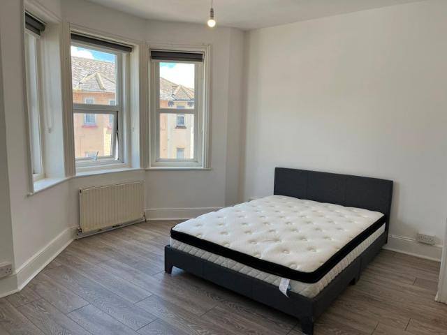 Single Room with Double Bed & Ensuite