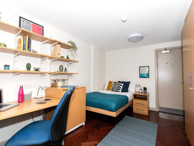 Single room with shared bathroom B average, at Goodenough College