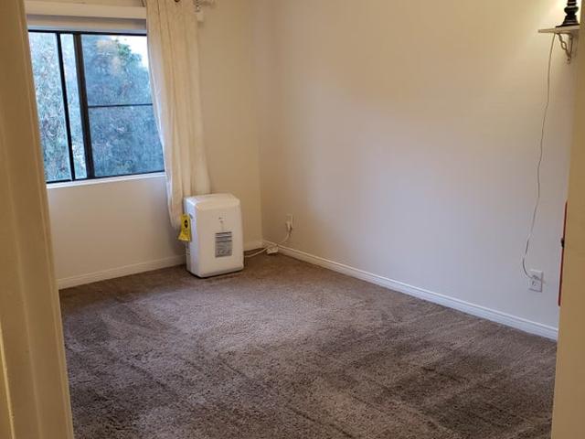 Single room and bathroom available FV
