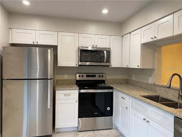 Single room and private bathroom