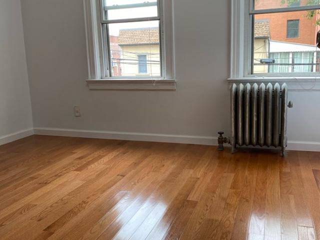 Single room for Single professionals/Students
