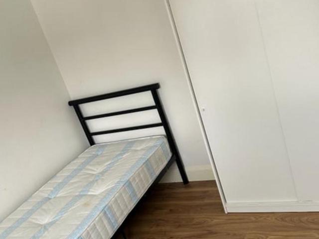 Single Room For Rent £450 per month *All bills Included