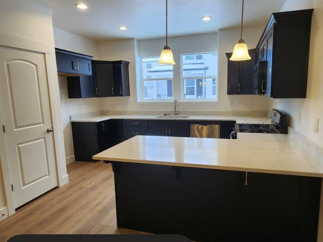 Single Room for Rent in Beautiful Lehi Townhome