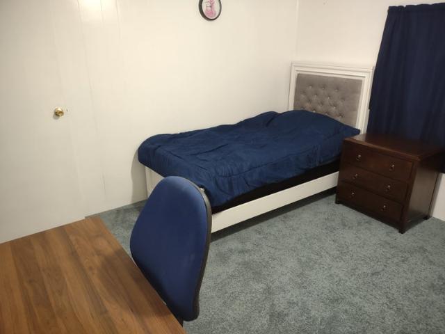 Single room for rent in mobile home