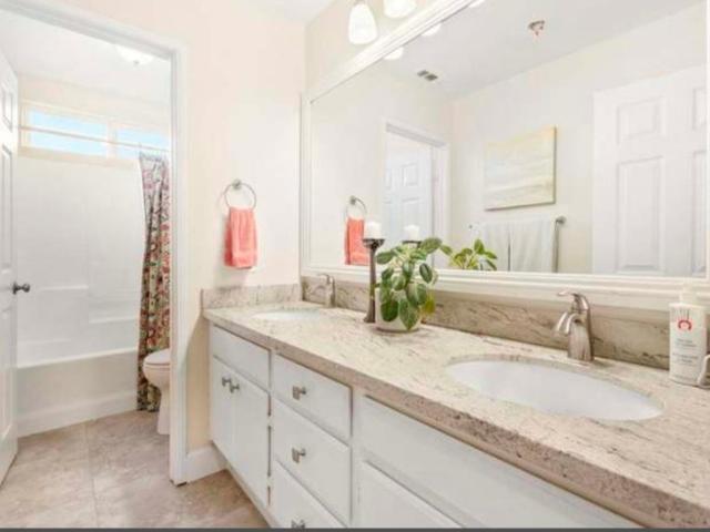 Single Room in 5 bed house in San Marcos