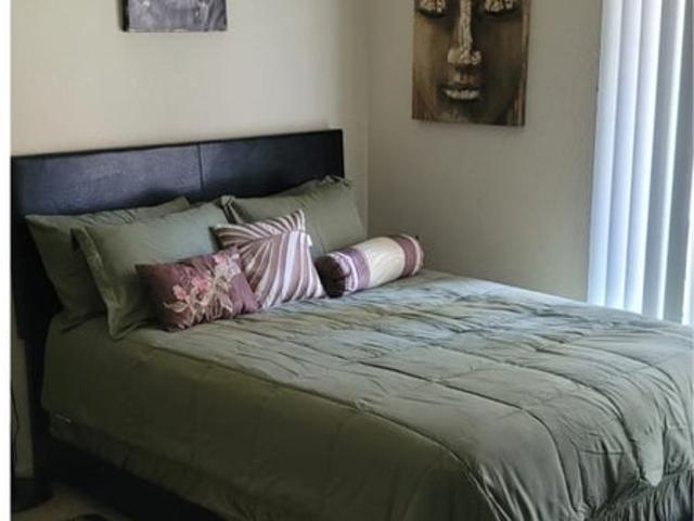 Single Room in 1 bed apartment in Newark