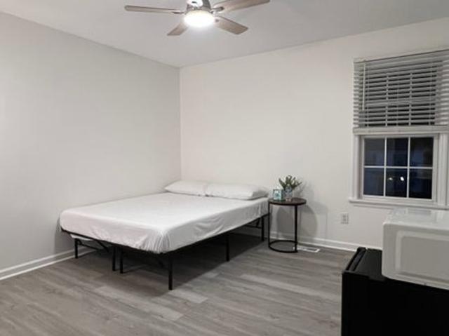 Single Room in 3 bed house in Jacksonville