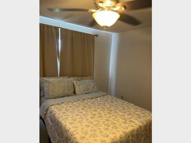 Single Room in 3 bed house in Orlando
