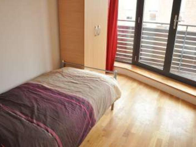 Single Room in a 3 bedroom flat Has a Room