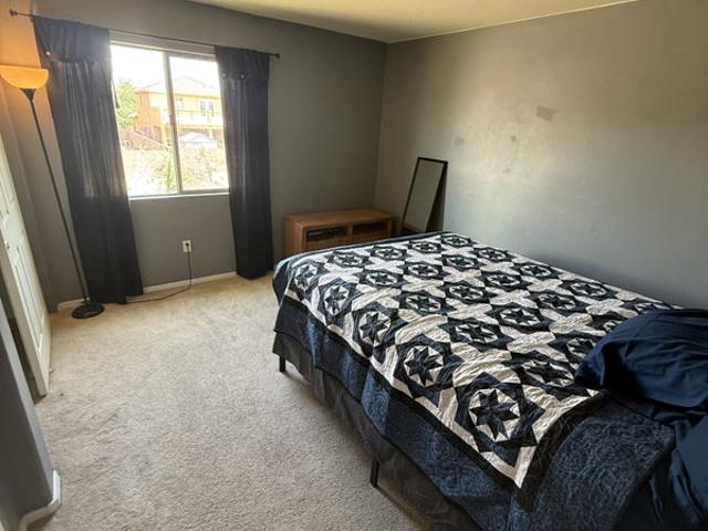 Single room & private bathroom